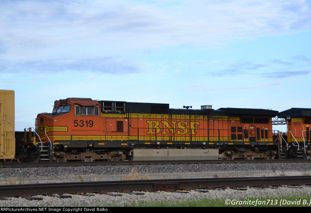 BNSF 5319